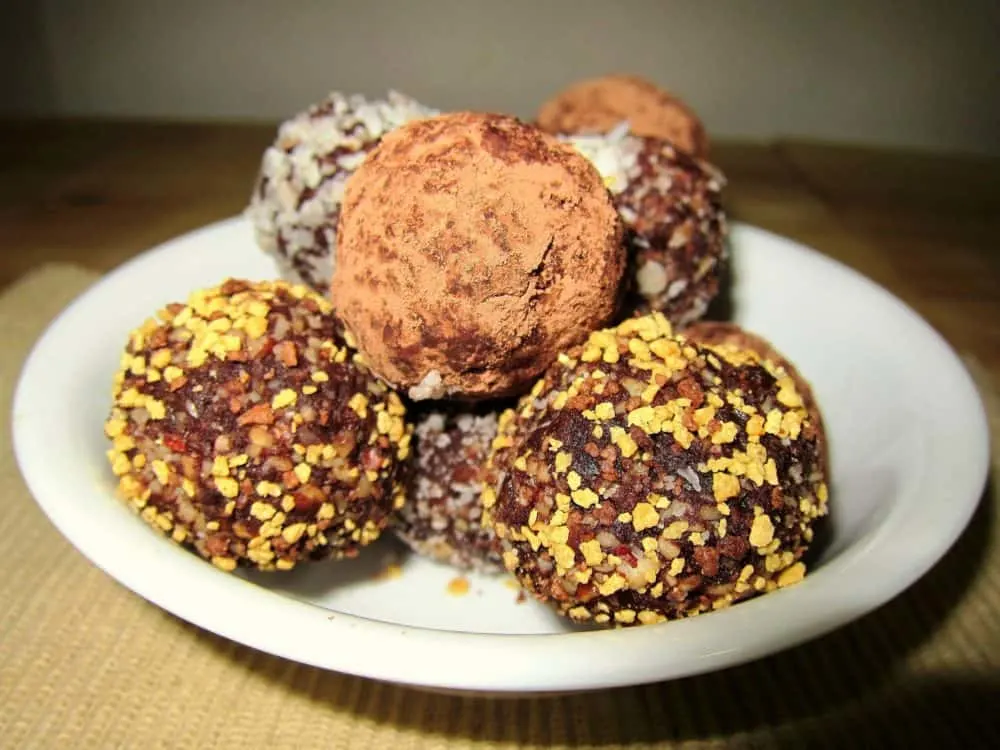 15-Minute Healthy Dark Chocolate Truffles | Babaganosh